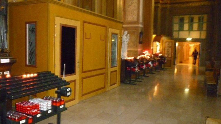 Les vêtements liturgiques - Commission diocésaine d'Art Sacré de Paris ... Les vêtements liturgiques - Commission diocésaine d'Art Sacré de Paris ...